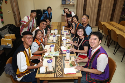 Cheng-Han Li, Jui-Peng Tseng, Wei-Ting Tu, Ya-Bo Chu, and Kao Yang from ...