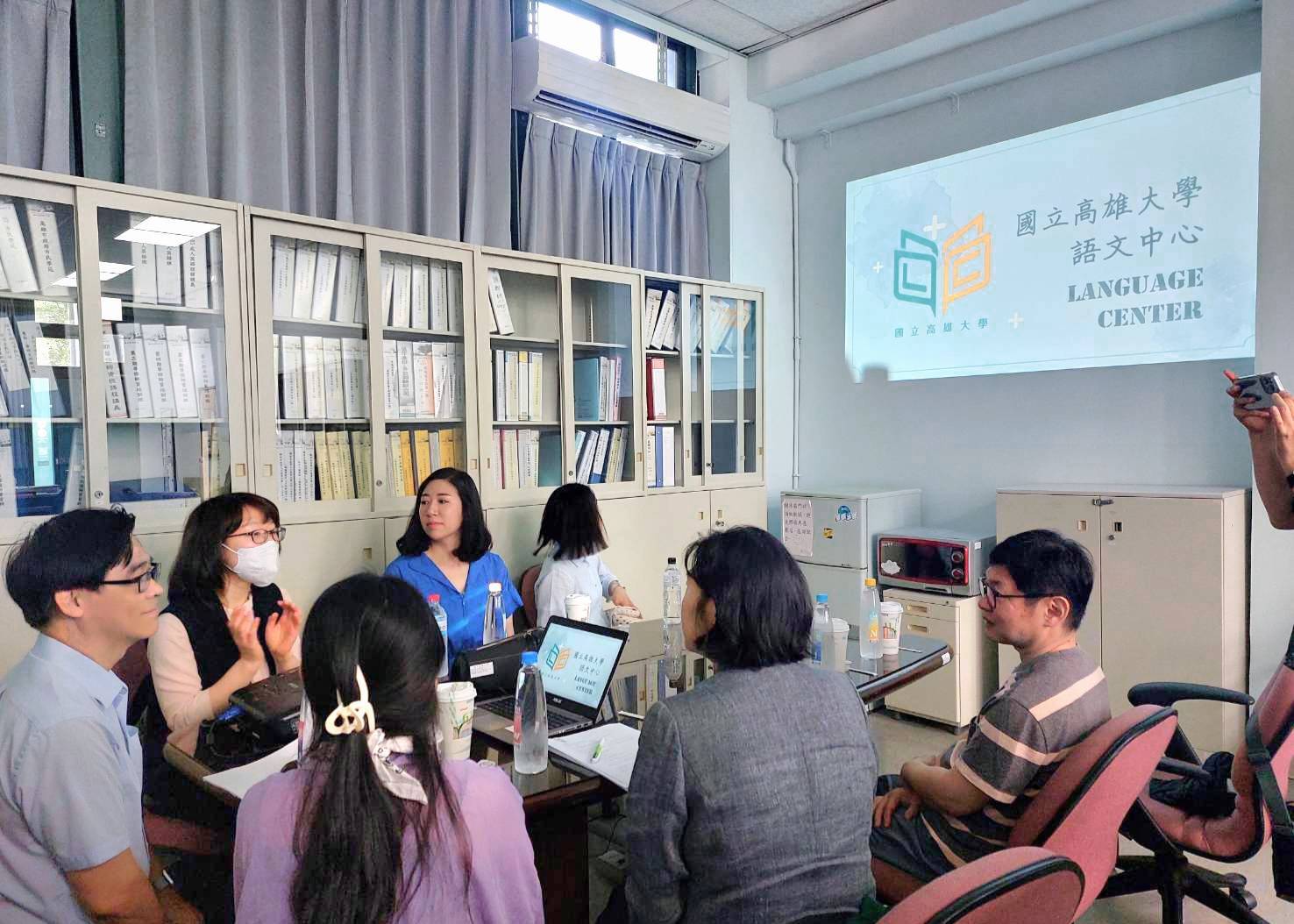 KLEC of Seoul National University visited the Language Center of NUK to ...