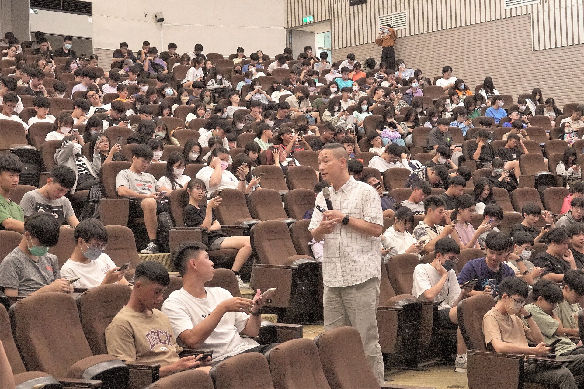 Love Expert Yang-Ching Tseng Imparting Freshmen with "The Little Things ...